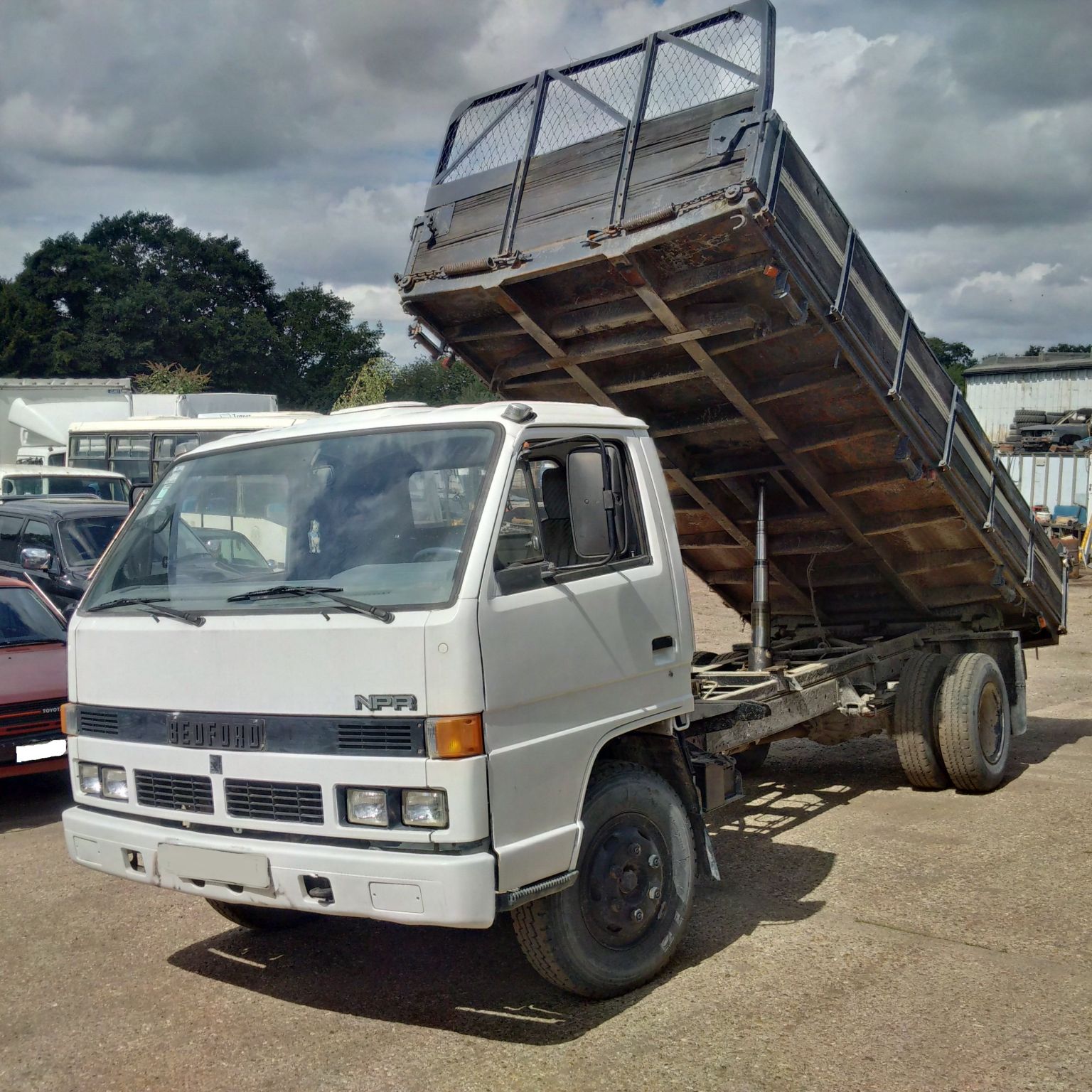 Left hand drive Isuzu NPR 3.9 diesel 6 tyres 7.5 ton 3 way tipper ...