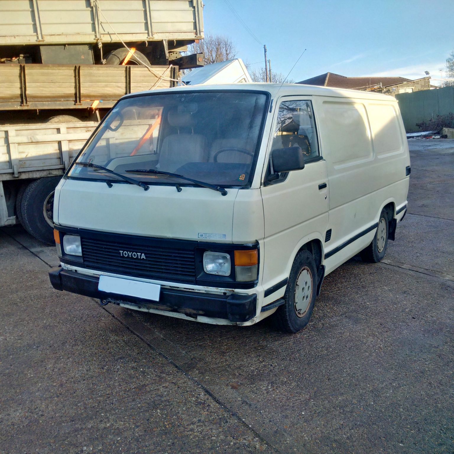 Left hand drive Toyota Hiace LH51 2.4 diesel panel van. - Simply Exports