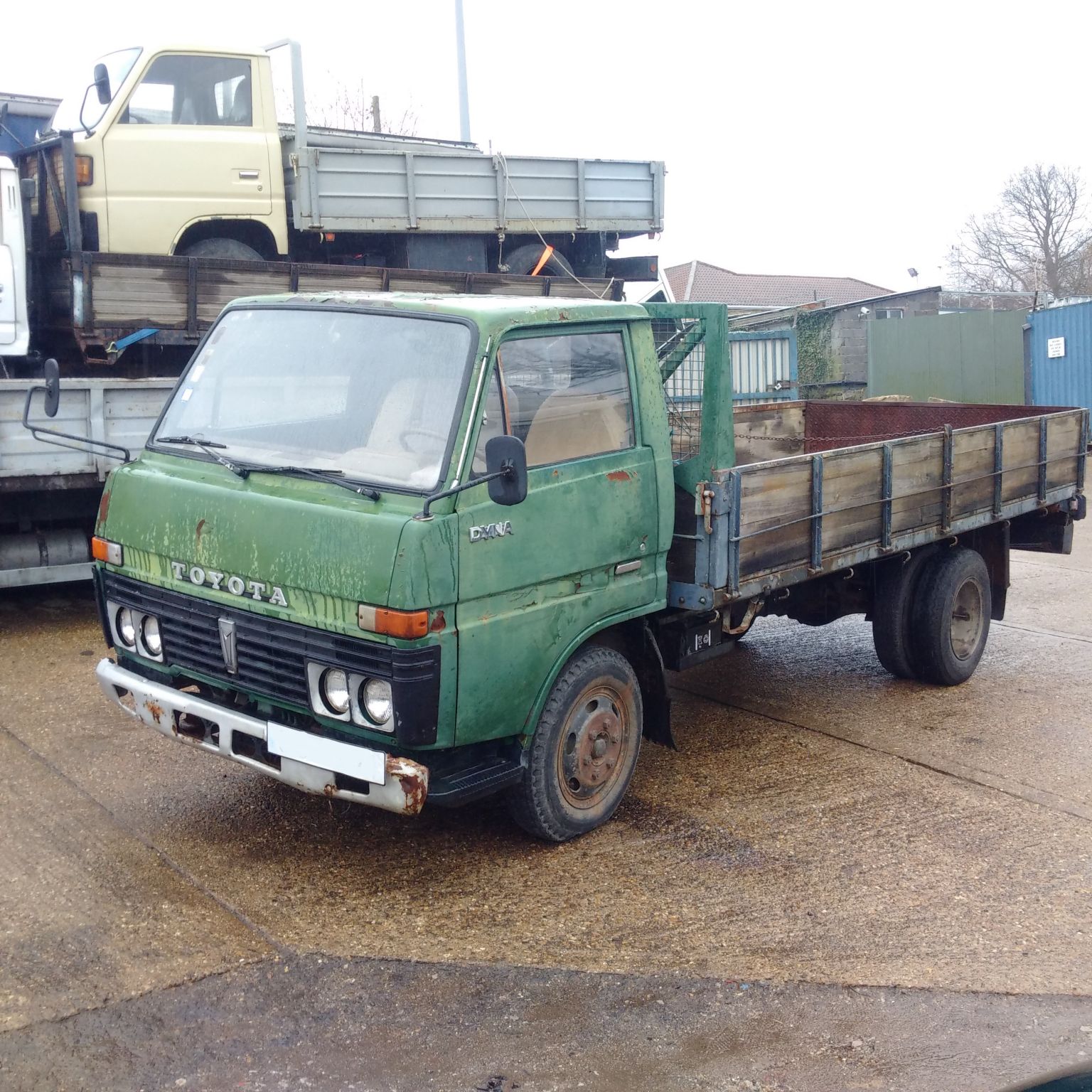 Left hand drive Toyota Dyna BU30 / 300 3.0 D 5 ton